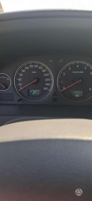 Brūns Volvo S60 2001 Viļņa, ar dzinēja tilpumu 2.40 L un nobraukumu 326 tūkst. km par 1200 €, foto 6 vietnē AUTOMOTO.COM.LV
