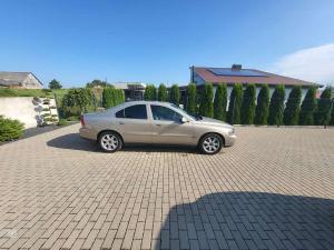 Brown Volvo S60 2002 in Alytus, with an engine capacity of 2.40 L and mileage of 448 thousand km for 1099 €, photo 5 on AUTOMOTO.COM.LV
