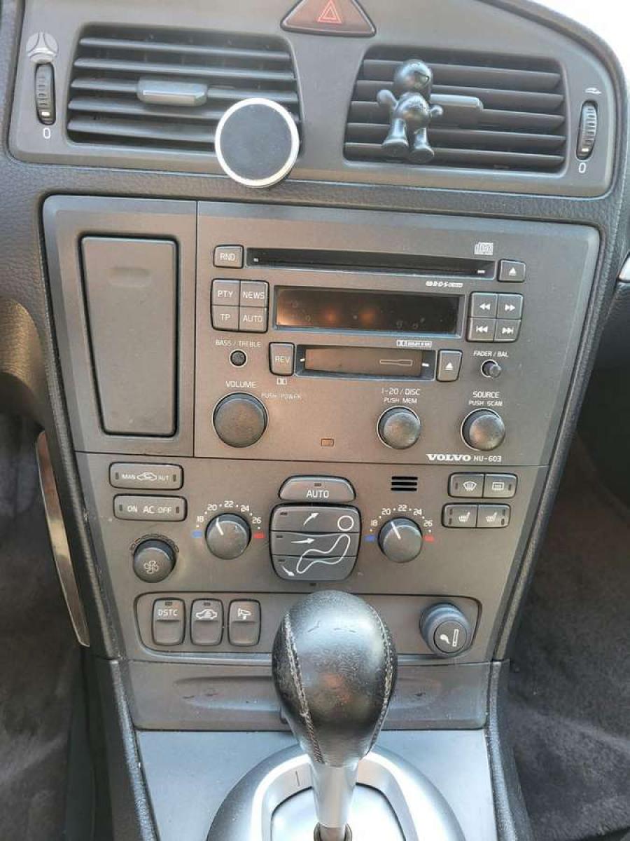 Brown Volvo S60 2002 in Alytus, with an engine capacity of 2.40 L and mileage of 448 thousand km for 1099 €, photo 11 on AUTOMOTO.COM.LV