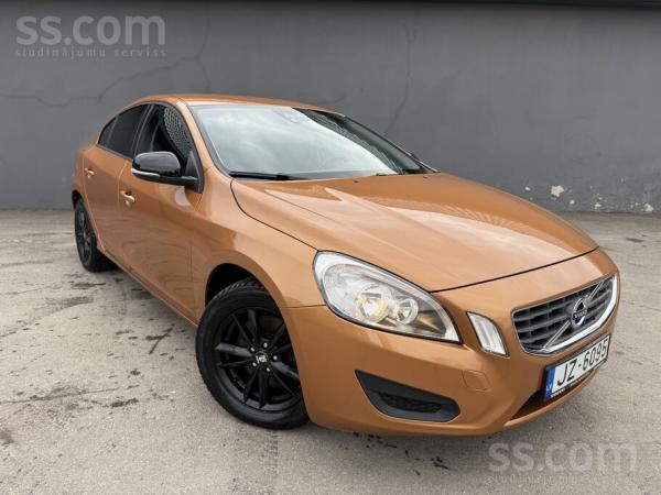 Brown Volvo S60 2010 in Jelgava, with an engine capacity of 2.00 L and mileage of 231 thousand km for 3800 €, photo 2 on AUTOMOTO.COM.LV