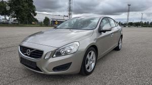 Brūns Volvo S60 2010 Marijampole, ar dzinēja tilpumu 1.98 L un nobraukumu 277 tūkst. km par 5150 €, foto 3 vietnē AUTOMOTO.COM.LV