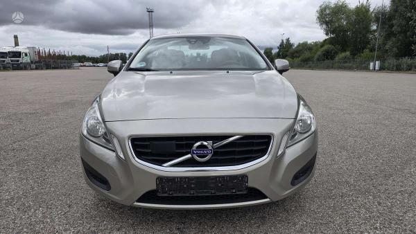 Brown Volvo S60 2010 in Marijampole, with an engine capacity of 1.98 L and mileage of 277 thousand km for 5150 €, photo 3 on AUTOMOTO.COM.LV