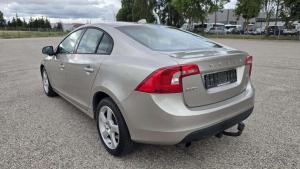 Brūns Volvo S60 2010 Marijampole, ar dzinēja tilpumu 1.98 L un nobraukumu 277 tūkst. km par 5150 €, foto 5 vietnē AUTOMOTO.COM.LV