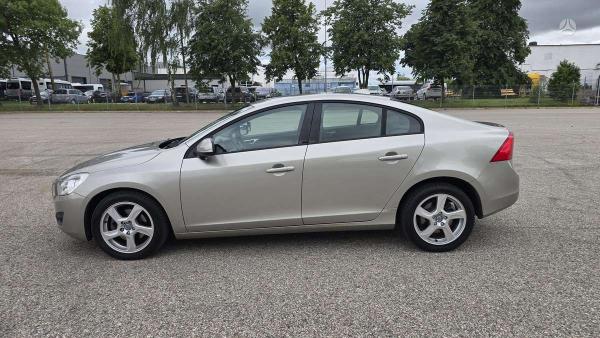 Brown Volvo S60 2010 in Marijampole, with an engine capacity of 1.98 L and mileage of 277 thousand km for 5150 €, photo 7 on AUTOMOTO.COM.LV
