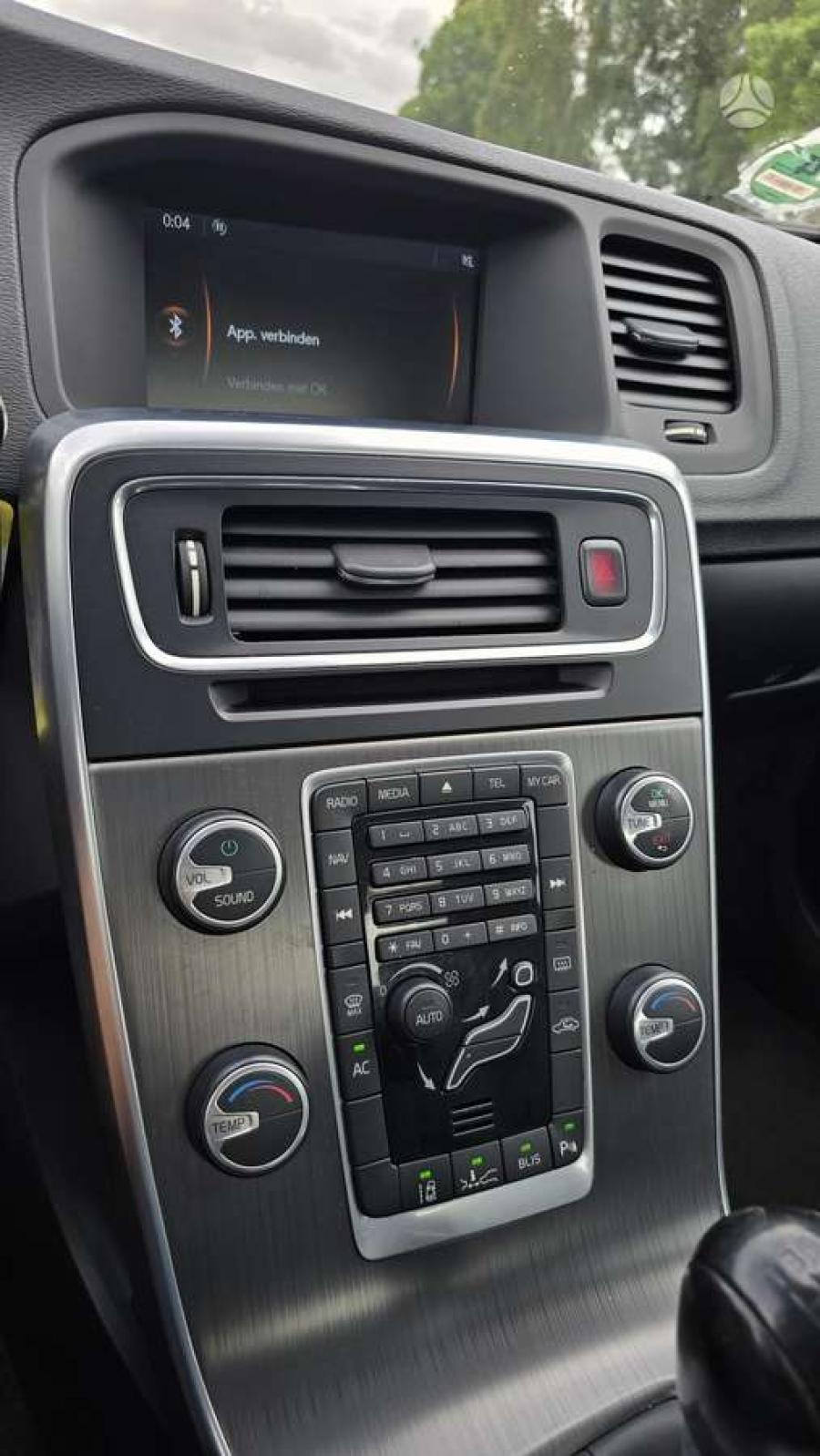 Brūns Volvo S60 2010 Marijampole, ar dzinēja tilpumu 1.98 L un nobraukumu 277 tūkst. km par 5150 €, foto 17 vietnē AUTOMOTO.COM.LV