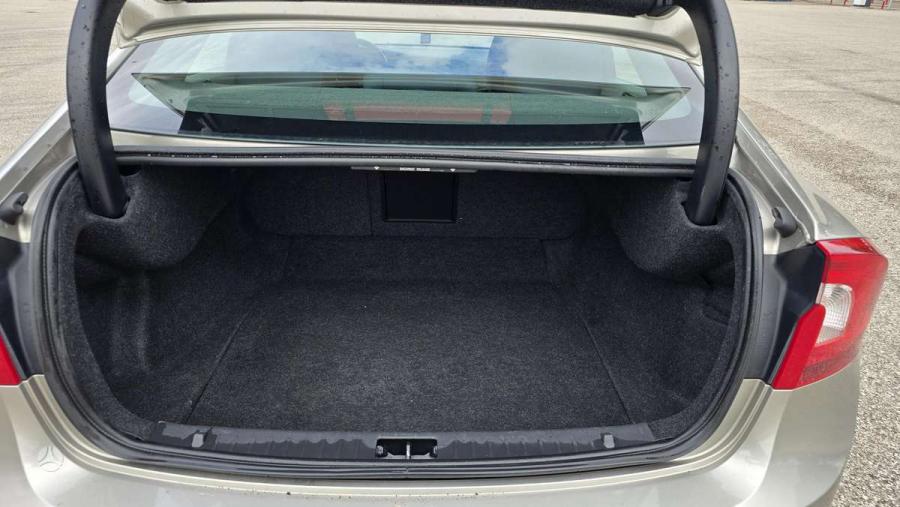 Brūns Volvo S60 2010 Marijampole, ar dzinēja tilpumu 1.98 L un nobraukumu 277 tūkst. km par 5150 €, foto 23 vietnē AUTOMOTO.COM.LV