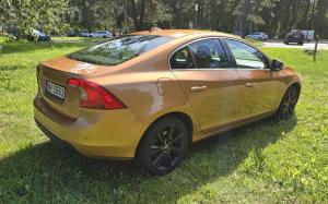 Brūns Volvo S60 2010 Rīga, ar dzinēja tilpumu 2.00 L un nobraukumu 233 tūkst. km par 6000 €, foto 4 vietnē AUTOMOTO.COM.LV
