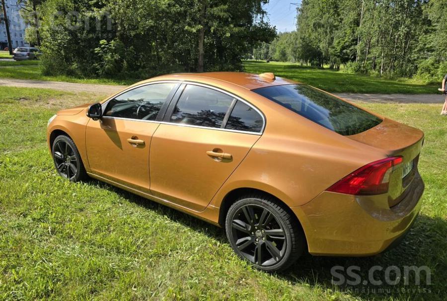 Brūns Volvo S60 2010 Rīga, ar dzinēja tilpumu 2.00 L un nobraukumu 233 tūkst. km par 6000 €, foto 5 vietnē AUTOMOTO.COM.LV