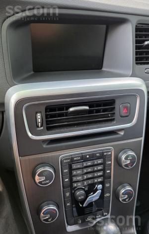 Brūns Volvo S60 2010 Rīga, ar dzinēja tilpumu 2.00 L un nobraukumu 233 tūkst. km par 6000 €, foto 8 vietnē AUTOMOTO.COM.LV
