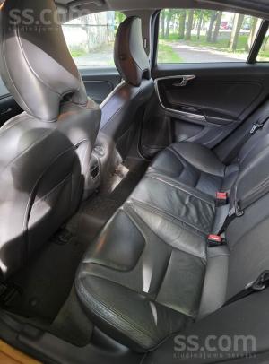 Brūns Volvo S60 2010 Rīga, ar dzinēja tilpumu 2.00 L un nobraukumu 233 tūkst. km par 6000 €, foto 10 vietnē AUTOMOTO.COM.LV