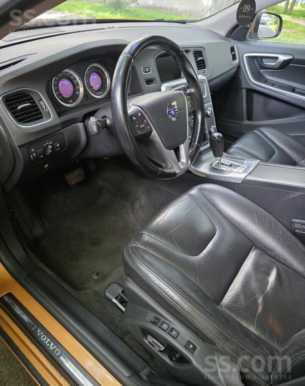Brūns Volvo S60 2010 Rīga, ar dzinēja tilpumu 2.00 L un nobraukumu 233 tūkst. km par 6000 €, foto 10 vietnē AUTOMOTO.COM.LV