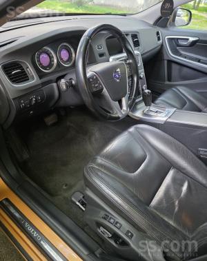 Brūns Volvo S60 2010 Rīga, ar dzinēja tilpumu 2.00 L un nobraukumu 233 tūkst. km par 6000 €, foto 11 vietnē AUTOMOTO.COM.LV