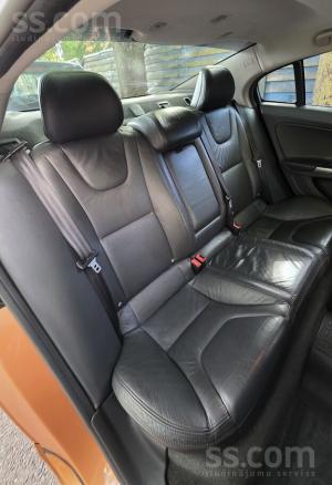 Brūns Volvo S60 2010 Rīga, ar dzinēja tilpumu 2.00 L un nobraukumu 233 tūkst. km par 6000 €, foto 12 vietnē AUTOMOTO.COM.LV