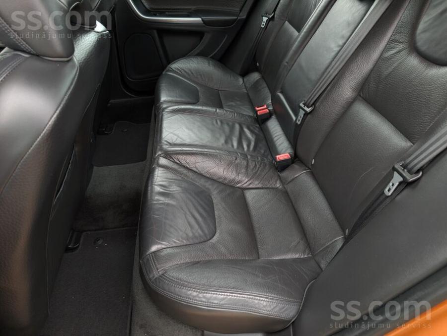 Brūns Volvo S60 2010 Rīga, ar dzinēja tilpumu 2.00 L un nobraukumu 192 tūkst. km par 5300 €, foto 16 vietnē AUTOMOTO.COM.LV