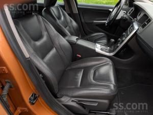 Brūns Volvo S60 2010 Rīga, ar dzinēja tilpumu 2.00 L un nobraukumu 192 tūkst. km par 5300 €, foto 18 vietnē AUTOMOTO.COM.LV