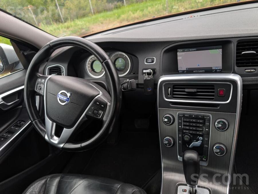 Brūns Volvo S60 2010 Rīga, ar dzinēja tilpumu 2.00 L un nobraukumu 192 tūkst. km par 5300 €, foto 20 vietnē AUTOMOTO.COM.LV
