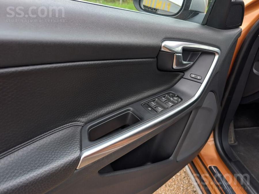 Brūns Volvo S60 2010 Rīga, ar dzinēja tilpumu 2.00 L un nobraukumu 192 tūkst. km par 5300 €, foto 22 vietnē AUTOMOTO.COM.LV
