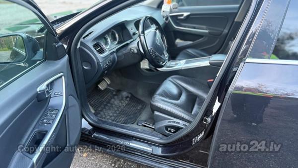 Brown Volvo S60 2010 in Tallinn, with an engine capacity of 2.00 L and mileage of 400 thousand km for 4900 €, photo 6 on AUTOMOTO.COM.LV