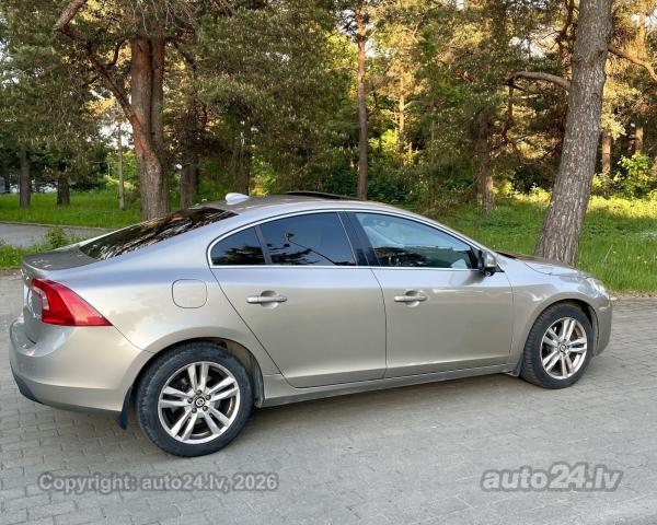 Brown Volvo S60 2011 in Tallinn, with an engine capacity of 2.00 L and mileage of 262 thousand km for 5990 €, photo 4 on AUTOMOTO.COM.LV