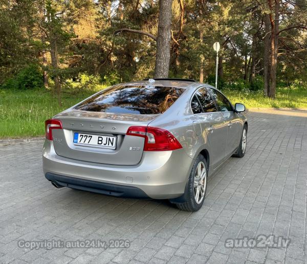 Brown Volvo S60 2011 in Tallinn, with an engine capacity of 2.00 L and mileage of 262 thousand km for 5990 €, photo 6 on AUTOMOTO.COM.LV