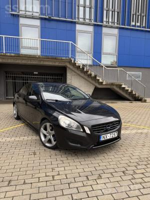 Brown Volvo S60 2011 in Jekabpils, with an engine capacity of 2.00 L and mileage of 356 thousand km for 6800 €, photo 3 on AUTOMOTO.COM.LV
