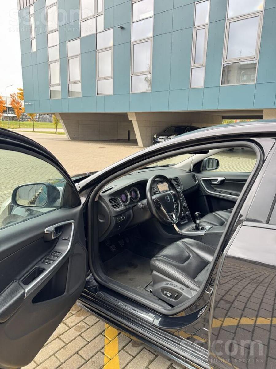 Brown Volvo S60 2011 in Jekabpils, with an engine capacity of 2.00 L and mileage of 356 thousand km for 6800 €, photo 9 on AUTOMOTO.COM.LV