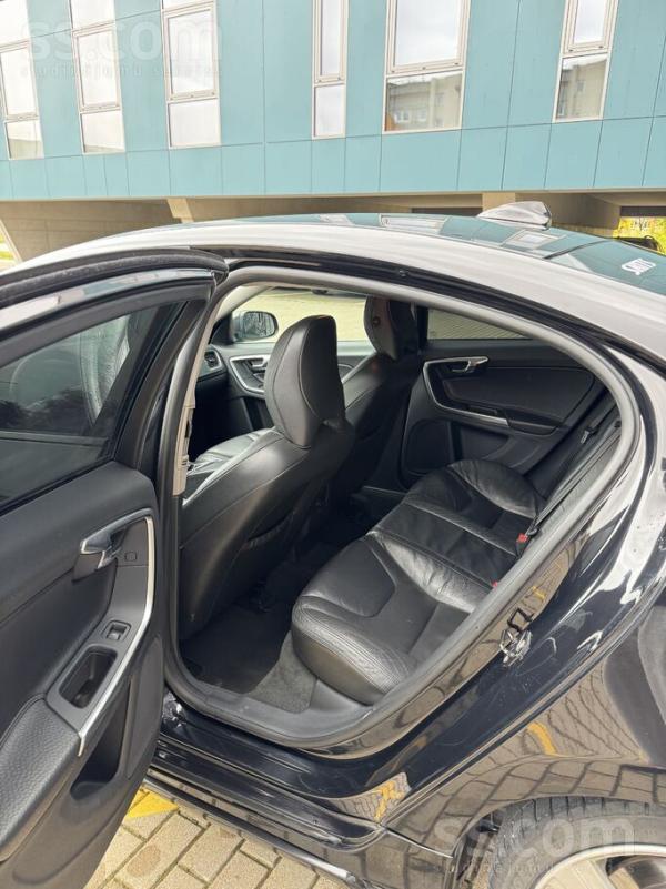 Brown Volvo S60 2011 in Jekabpils, with an engine capacity of 2.00 L and mileage of 356 thousand km for 6800 €, photo 10 on AUTOMOTO.COM.LV