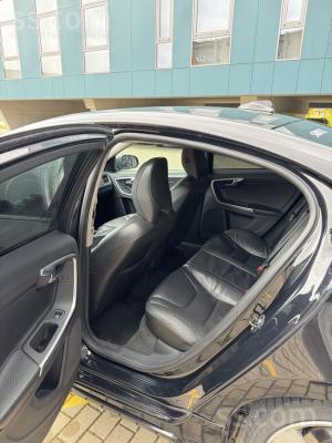 Brown Volvo S60 2011 in Jekabpils, with an engine capacity of 2.00 L and mileage of 356 thousand km for 6800 €, photo 10 on AUTOMOTO.COM.LV