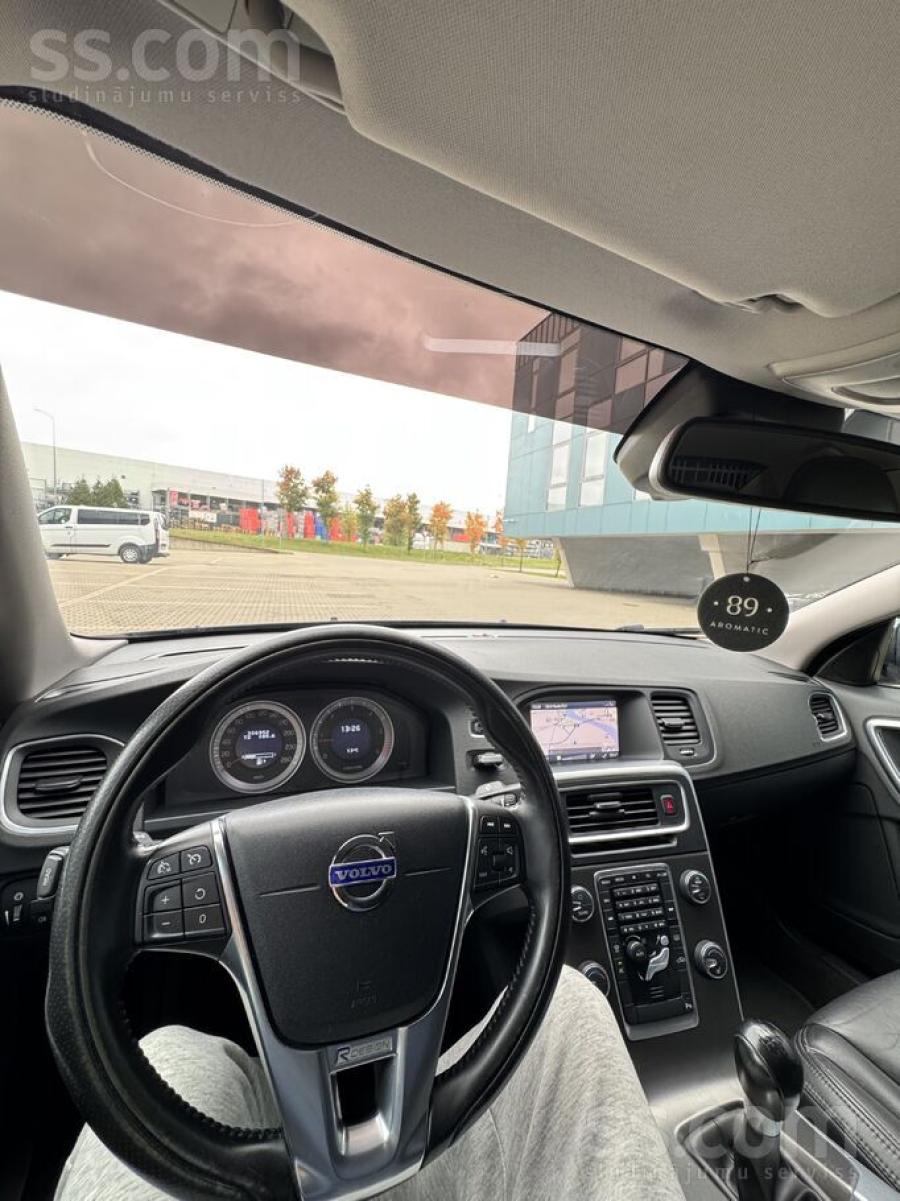 Brown Volvo S60 2011 in Jekabpils, with an engine capacity of 2.00 L and mileage of 356 thousand km for 6800 €, photo 11 on AUTOMOTO.COM.LV