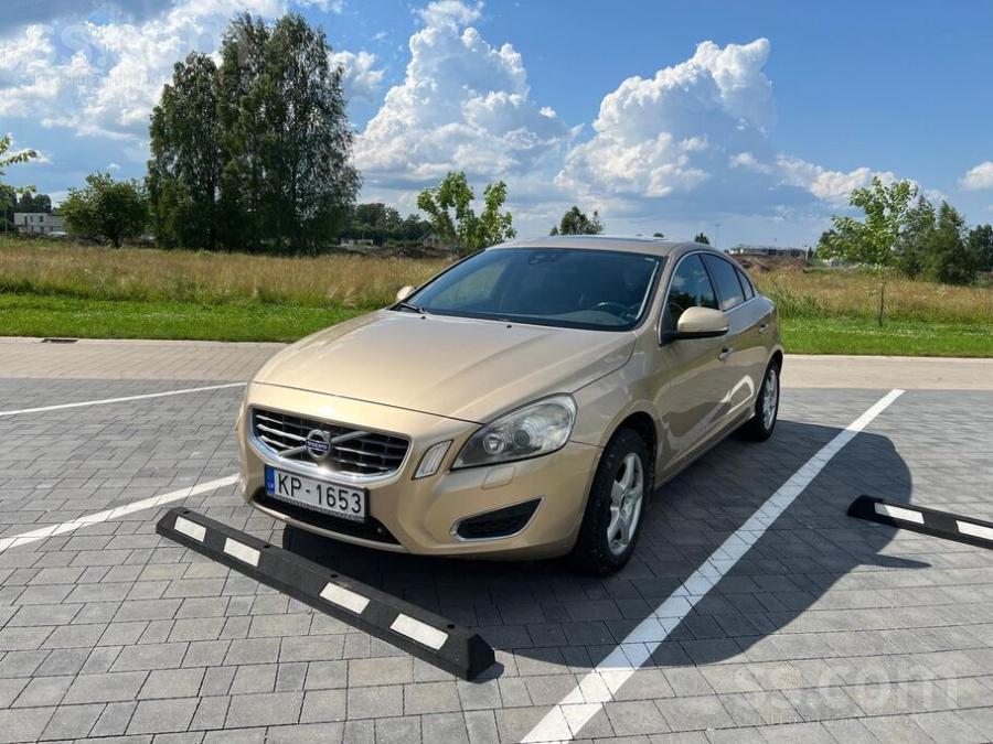 Brūns Volvo S60 2012 Rīga, ar dzinēja tilpumu 2.00 L un nobraukumu 272 tūkst. km par 5700 €, foto 1 vietnē AUTOMOTO.COM.LV