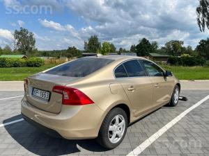 Brūns Volvo S60 2012 Rīga, ar dzinēja tilpumu 2.00 L un nobraukumu 272 tūkst. km par 5700 €, foto 2 vietnē AUTOMOTO.COM.LV