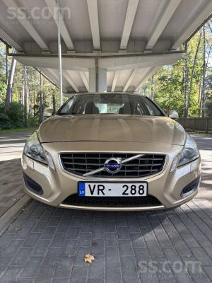 Volvo S60 2012 Jūrmala vietnē Brūns Volvo S60 2012 Jūrmala, ar dzinēja tilpumu 1.60 L un nobraukumu 246 tūkst. km par 5900 €, foto 1 vietnē AUTOMOTO.COM.LV