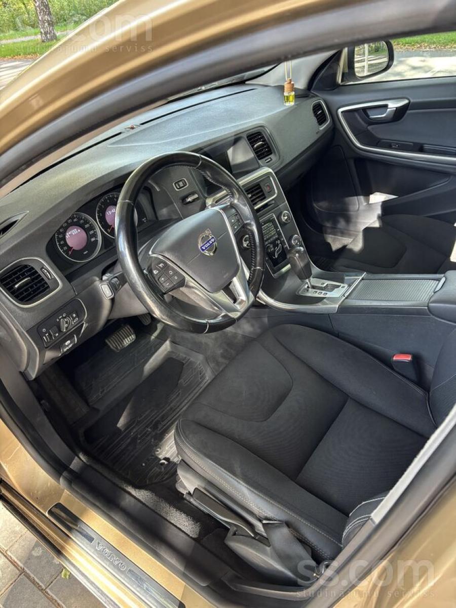 Brūns Volvo S60 2012 Jūrmala, ar dzinēja tilpumu 1.60 L un nobraukumu 246 tūkst. km par 5900 €, foto 11 vietnē AUTOMOTO.COM.LV