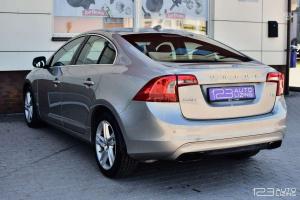 Brūns Volvo S60 2015 Kretinga, ar dzinēja tilpumu 2.00 L un nobraukumu 270 tūkst. km par 7650 €, foto 8 vietnē AUTOMOTO.COM.LV