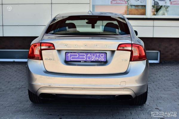 Brūns Volvo S60 2015 Kretinga, ar dzinēja tilpumu 2.00 L un nobraukumu 270 tūkst. km par 7650 €, foto 9 vietnē AUTOMOTO.COM.LV