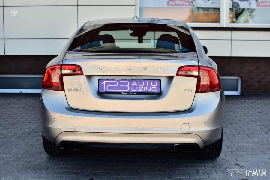 Brūns Volvo S60 2015 Kretinga, ar dzinēja tilpumu 2.00 L un nobraukumu 270 tūkst. km par 7650 €, foto 10 vietnē AUTOMOTO.COM.LV