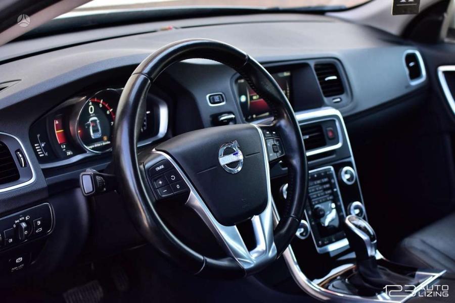 Brūns Volvo S60 2015 Kretinga, ar dzinēja tilpumu 2.00 L un nobraukumu 270 tūkst. km par 7650 €, foto 27 vietnē AUTOMOTO.COM.LV