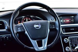 Brūns Volvo S60 2015 Kretinga, ar dzinēja tilpumu 2.00 L un nobraukumu 270 tūkst. km par 7650 €, foto 28 vietnē AUTOMOTO.COM.LV