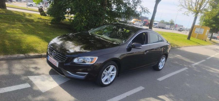 Brown Volvo S60 2015 in Klaipeda, with an engine capacity of 2.00 L and mileage of 200 thousand km for 5200 €, photo 3 on AUTOMOTO.COM.LV