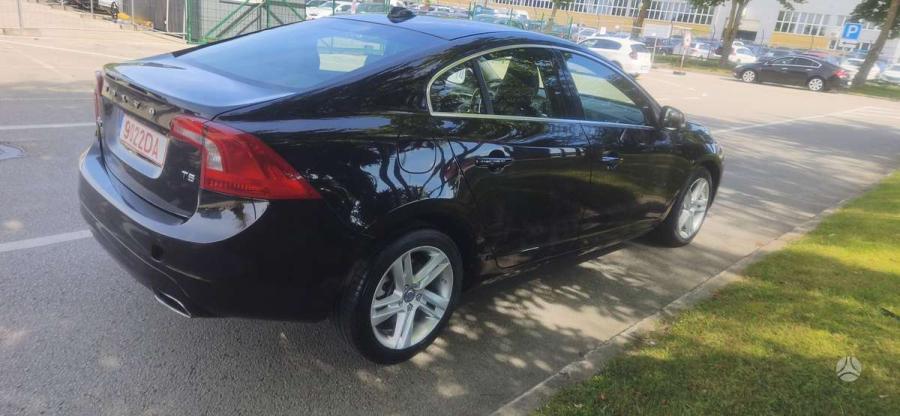 Brown Volvo S60 2015 in Klaipeda, with an engine capacity of 2.00 L and mileage of 200 thousand km for 5200 €, photo 10 on AUTOMOTO.COM.LV