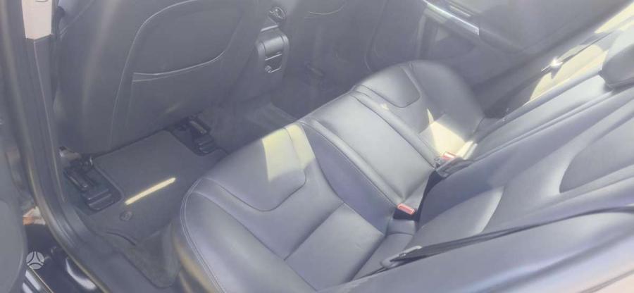 Brown Volvo S60 2015 in Klaipeda, with an engine capacity of 2.00 L and mileage of 200 thousand km for 5200 €, photo 20 on AUTOMOTO.COM.LV