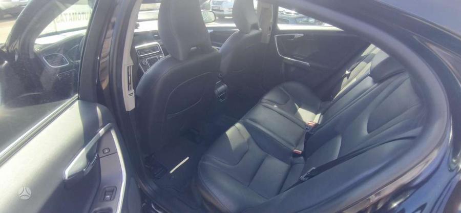 Brown Volvo S60 2015 in Klaipeda, with an engine capacity of 2.00 L and mileage of 200 thousand km for 5200 €, photo 22 on AUTOMOTO.COM.LV