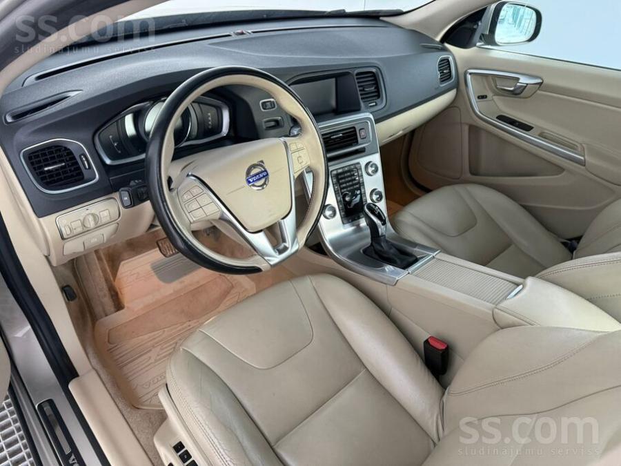 Brown Volvo S60 2017 in Riga, with an engine capacity of 2.00 L and mileage of 256 thousand km for 10500 €, photo 6 on AUTOMOTO.COM.LV