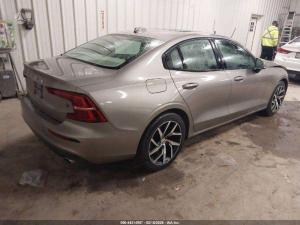 Brown Volvo S60 2019 in Vilnius, with an engine capacity of 1.97 L and mileage of 259 thousand km for 9999 €, photo 3 on AUTOMOTO.COM.LV