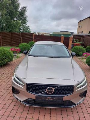 Brūns Volvo S60 2023 Klaipėda, ar dzinēja tilpumu 2.00 L un nobraukumu 24 tūkst. km par 25300 €, foto  vietnē AUTOMOTO.COM.LV