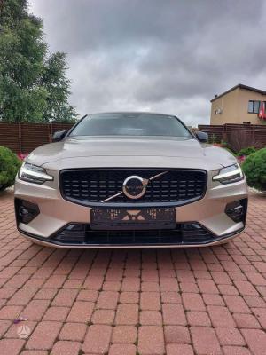 Brūns Volvo S60 2023 Klaipėda, ar dzinēja tilpumu 2.00 L un nobraukumu 24 tūkst. km par 25300 €, foto 3 vietnē AUTOMOTO.COM.LV