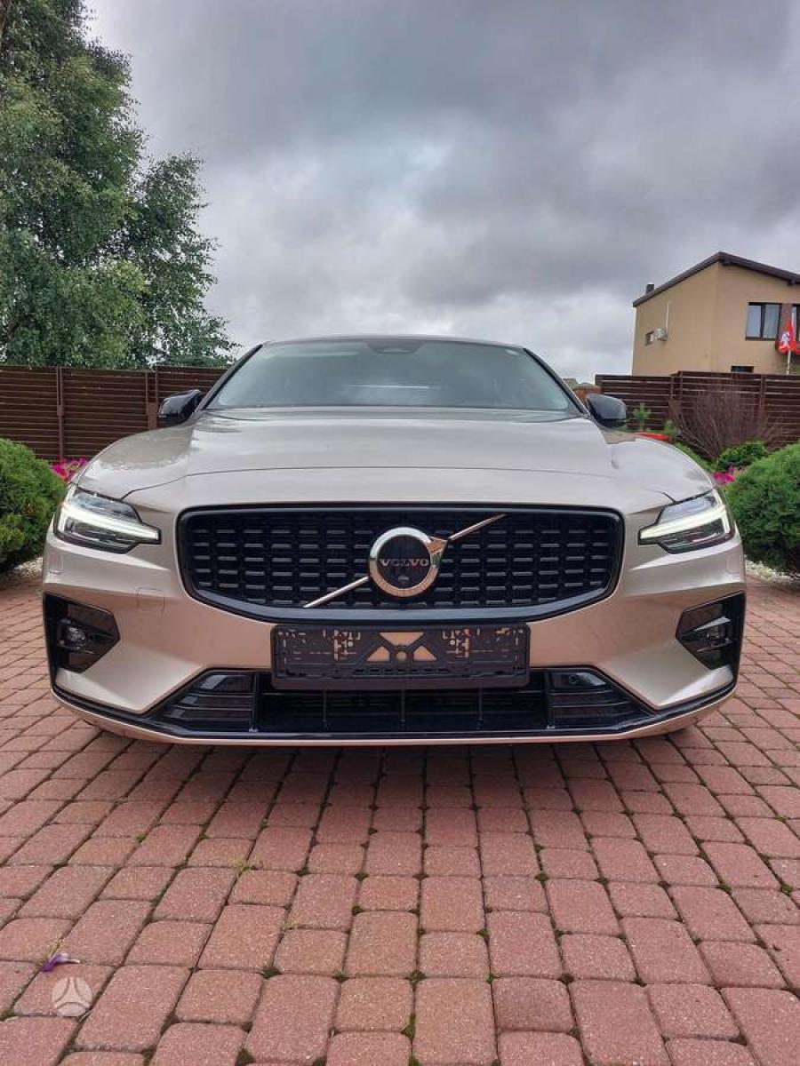 Brūns Volvo S60 2023 Klaipėda, ar dzinēja tilpumu 2.00 L un nobraukumu 24 tūkst. km par 25300 €, foto 3 vietnē AUTOMOTO.COM.LV