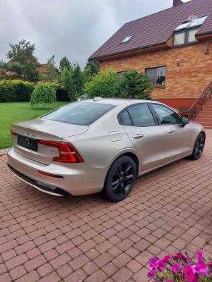 Brūns Volvo S60 2023 Klaipėda, ar dzinēja tilpumu 2.00 L un nobraukumu 24 tūkst. km par 25300 €, foto 5 vietnē AUTOMOTO.COM.LV