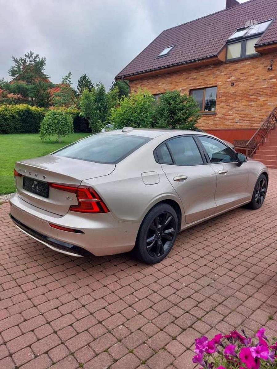 Brūns Volvo S60 2023 Klaipėda, ar dzinēja tilpumu 2.00 L un nobraukumu 24 tūkst. km par 25300 €, foto 5 vietnē AUTOMOTO.COM.LV