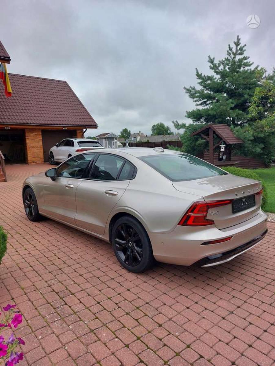 Brūns Volvo S60 2023 Klaipėda, ar dzinēja tilpumu 2.00 L un nobraukumu 24 tūkst. km par 25300 €, foto 8 vietnē AUTOMOTO.COM.LV